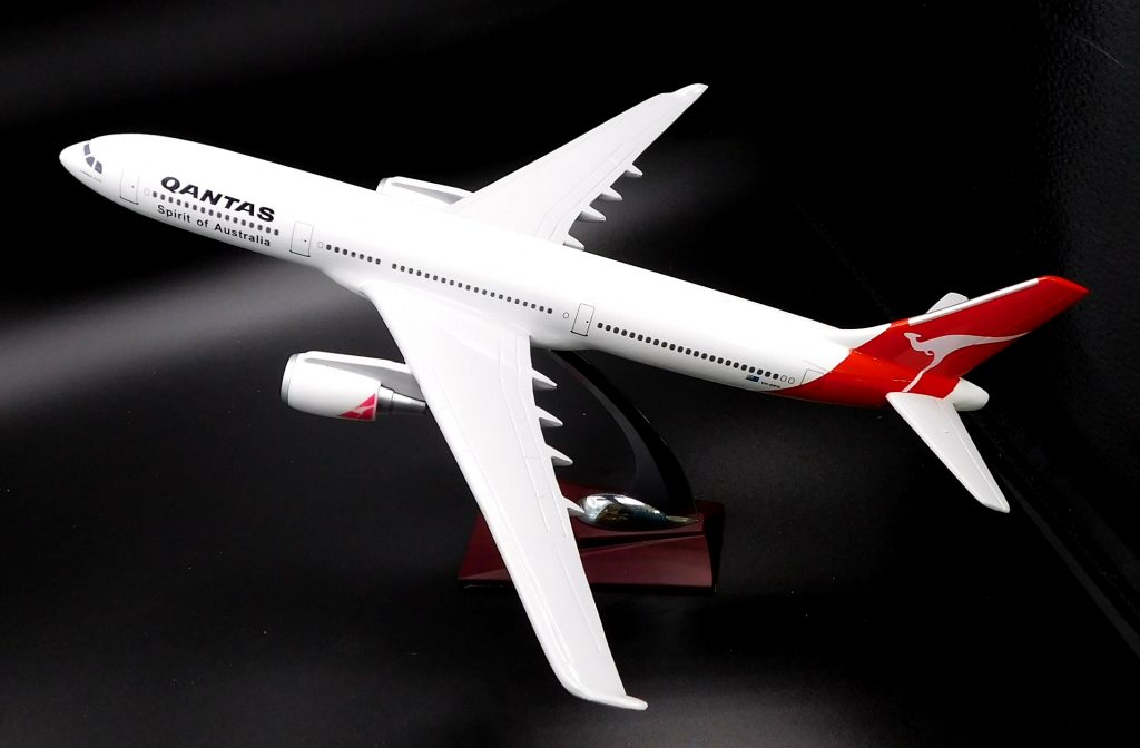 Model Plane QANTAS A330, 38cm Long – CUBAN CIGAR WORLD